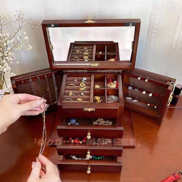 商品詳細:カラー:/画像通りサイズ:/フリーサイズ■商品説明日常からプロ用までご利用いただけるメイクバッグです。片付けに困っていたメイクアイテムがすっきりと収まりかしこく収納♪これで忙しい朝のメイク時短につながるかも！パレット類や小瓶、他の...