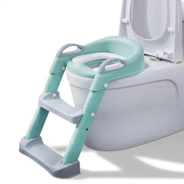 クッション付きトイレトレナーお子様のトイレトレーニングに♪ 自分で登って、自分で座れるので、1人でトイレに行けるようにサポートします。ご家庭のトイレで使えるので、大人用トイレへの移行もスムーズに！おまるよりも、掃除や後処理が楽なメリットがあ...