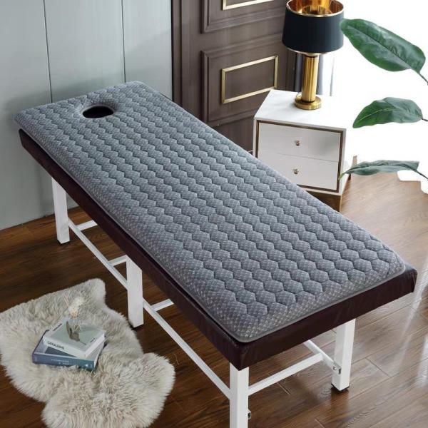 ? 素材 - ビューティー サロン ベッド マットレスは、天然ラテックス層 + 好気性繊維綿 + 高密度メモリー フォームで満たされた、通気性の良いニット コットン生地でできており、ユーザーの頭、首、肩、背中、背中の痛みを和らげます。ヒップ...