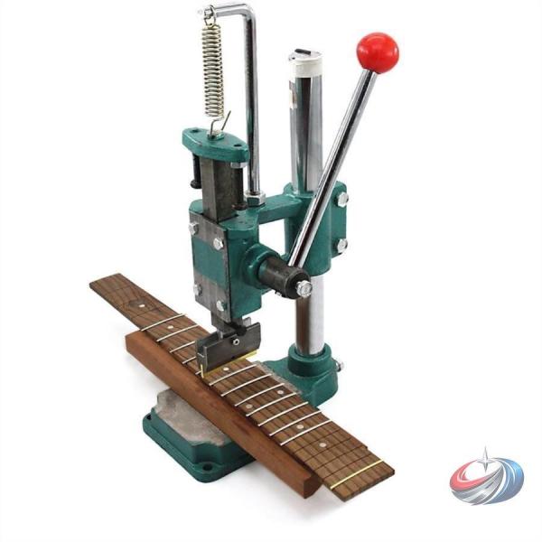 リバウンド強度を確保するために、使用中の高性能ばね、使用中の変形圧子と湾曲した銅ブロックハンドルの最後に赤いボールを持つ電気めっき合金ロッカー、滑り止めデザイン、操作が簡単これらのギターのタクサーツールはギターの技術者やギタリストへの贈り物...