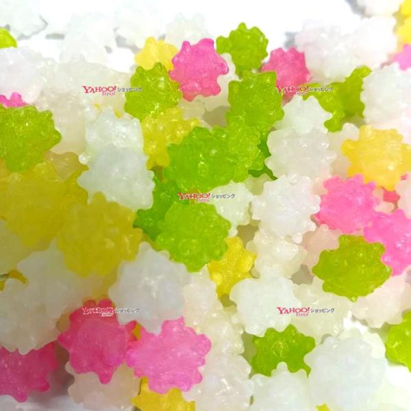 国内製造。食べやすいサイズの金平糖です。大きすぎず小さすぎずちょうどいい一粒約８ミリ前後の国産コンペイトウです。名称:菓子内容量:(９００グラム【目安として約３５１個】 )×1袋原材料名:グラニュー糖（国内製造）/着色料（黄４　赤３　青１）...