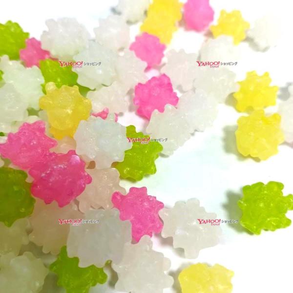 国内製造。食べやすいサイズの金平糖です。大きすぎず小さすぎずちょうどいい一粒約８ミリ前後の国産コンペイトウです。名称:菓子内容量:(２０００グラム【目安として約７８０個】 )×1袋原材料名:グラニュー糖（国内製造）/着色料（黄４　赤３　青１...