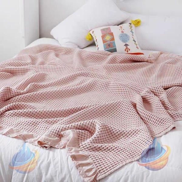素材 綿100%サイズ シングル 150cm×200cm商品説明 手触りの良いワッフル生地をふんだんに使った、大判サイズのワッフルケットです。ソファに座ったときにひざに掛けてもお腹から足元まですっぽり包み込んでくれる頼もしいアイテム。身体を...