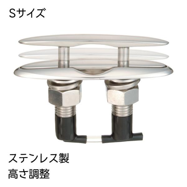 ■使用する時だけ、ロープ固定部を引き上げるタイプのクリートです。未使用時はガンネル上に突起物が無いので、邪魔になりません。■ロープ固定部は任意の高さで止まります。（ロープ固定部を引き上げて、手を離しても落ちません。）■22Φmmの取り付け穴...