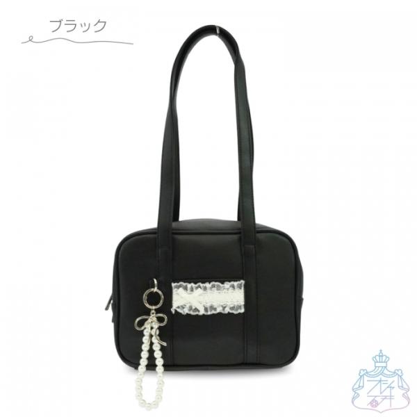 商品説明:正面のポケットに付いたレースのリボンがかわいい小さめのボストンバッグです。■メイン開閉部分：ダブルファスナー■外ポケット×1、内ポケット×1■パールチャームは取り外し可能＝＝＝＝　バッグ　ボストンバッグ　ミニボストン　小学生　中高...