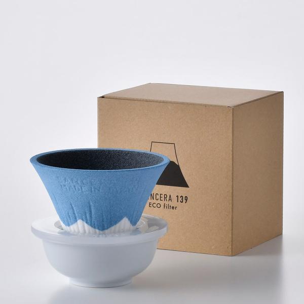 富士山をモチーフにした遊び心溢れるセラミックコーヒーフィルター。見た目に可愛らしさだけでなく味わい深いコーヒーが楽しめます。
