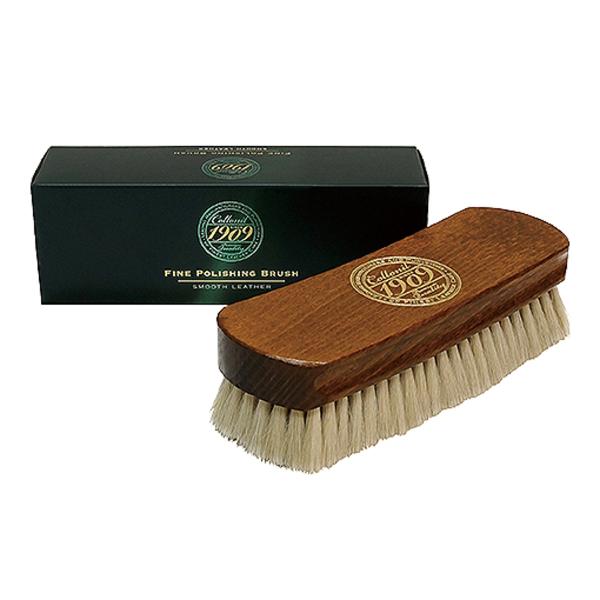 仕上げ磨きに最適な山羊毛ブラシ細く柔らかい山羊(ヤギ)毛のブラシです。上質な山羊毛をふんだんに使用し、弾力としなやかさを兼ね備えています。お手入れの仕上げ磨きやデリケートな素材のお手入れに最適です。繰り返し仕上げ磨きに使用してクリームを毛に...