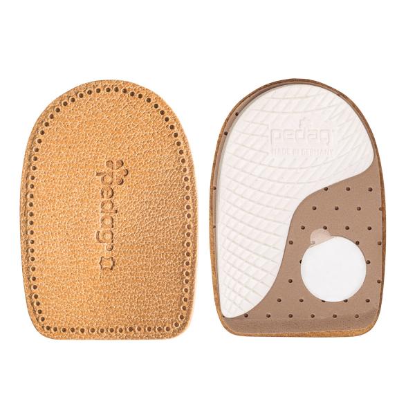 ドイツ老舗インソールメーカー pedag解剖学の見地から高品質で優れたインソールを多数開発しているペダック。コレクトは靴のカカトに合わせて使用する、O脚や靴の片減りを軽減するパーツです。外側から内側にかけて低くなる構造で、外側に偏った重心を...