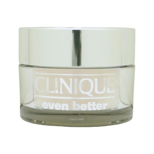 フェース パウダー。瞬時に肌のトーンをアップ。