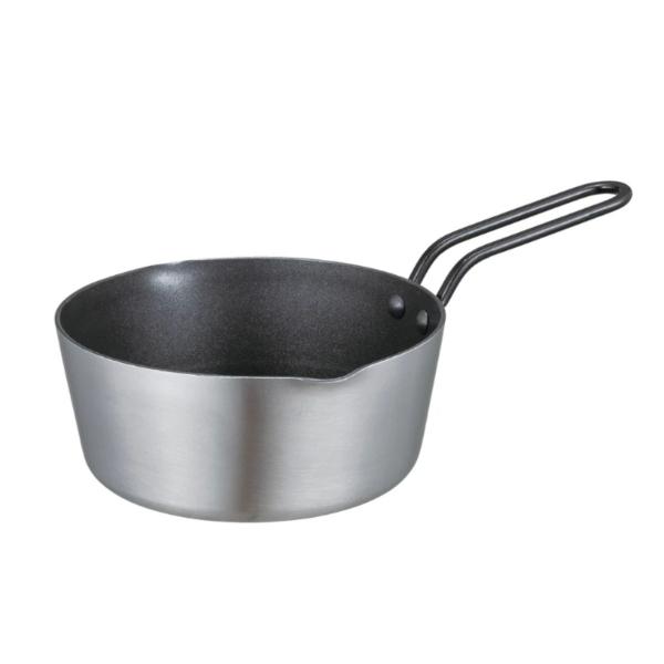 カレーやトマトスープなどの“煮込み料理”におすすめなミニミルクパン。熱伝導率も良く、野菜などもしっかりと熱を通して調理が可能です。注ぎ口の向きやハンドルの持ち方を気にすることなく、左右どちらからでも注ぐことが可能な両側注ぎ口付きガス火・IH...