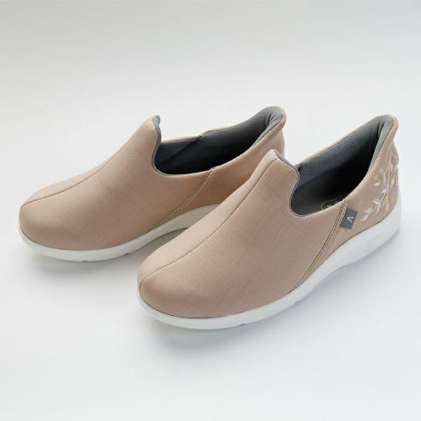 履きやすい 脱げにくい 脱ぎやすい。靴べらを使用した時のようにスムーズで履きやすい。靴底しっかり素材でちょっとした外出にも♪