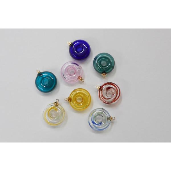 素材：ガラス内容量：約1.0mlカラー：ピンク・イエロー・ネイビー・ブルー・グリーン・レッドマーブル・イエローマーブル・ブルーマーブルサイズ：画像を参照してください※上部にある金具は固定されていて、動かないためご注意ください。海外より大量購...