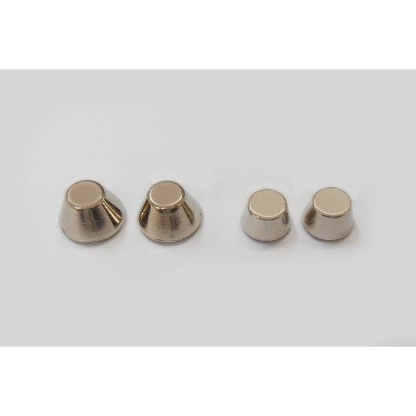 形状：台形カラー：シルバーサイズ中：10.5mmｘ5.6mm小：7.8mmｘ4.6mm入数：10個入り