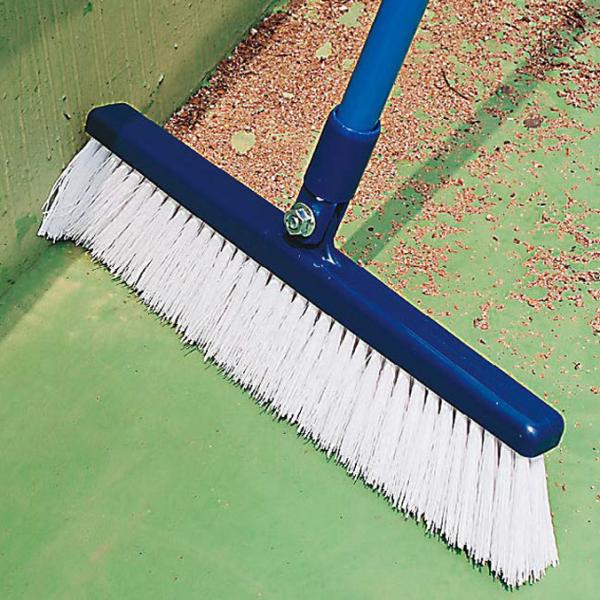 コシが強く、磨き・掃き作業が一本で可能。重量ゴミも一度で掃けます。用途：アスファルト・コンクリート床など屋内外の磨き・掃き作業。