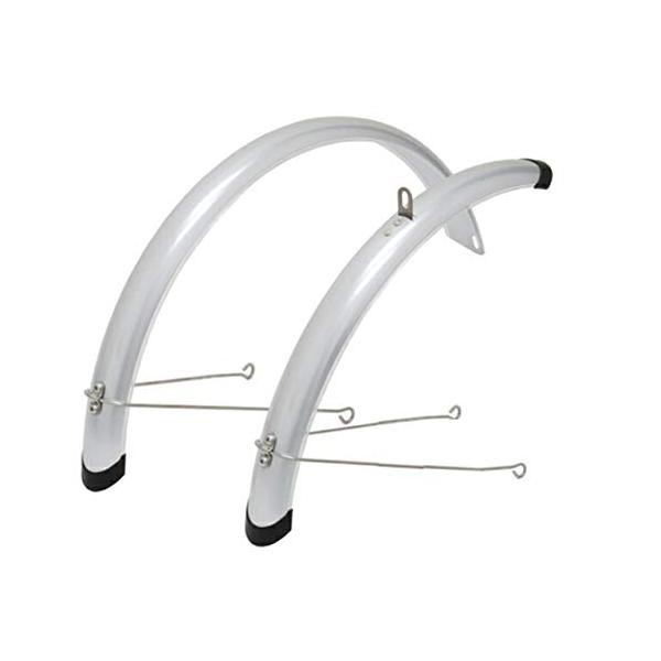 【商品概要】・20インチ一般車用のポリカーボネート製フェンダー・本体は衝撃と歪みに強く、金属製と異なり凹むことがないポリカーボネート樹脂を採用・U型ステーはサビに強いステンレス製・先端にガードを装備し、シティサイクルなど一般車用として実用性...