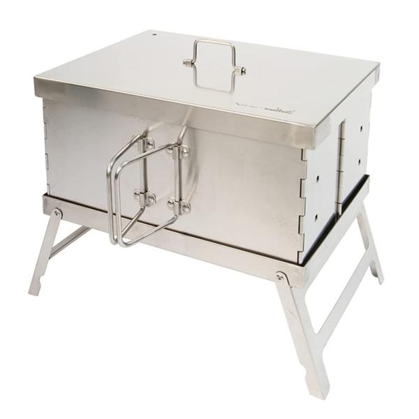 【商品概要】上下の二重構造で、たっぷり燻製が楽しめる折り畳み式スモーカーチップの補充も簡単で、収納もコンパクト 汁受けがついており食材の水滴がチップを濡らす事がありません。組立はワンタッチで工具不要です。 チップはもちろんウッドでの燻製も可...