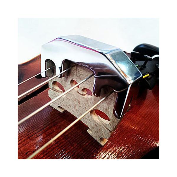 MUTE ミュート 金属フレームを弦に触れない様に駒に取り付けます。使用中、ミュートが弦の振動で緩む場合がございます。表板等に落とさない様、お気お付け下さい。