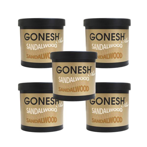 フレグランスジェルという固形の芳香剤。GONESHのイメージをそのままにゴールドのアルミ缶を採用。火を使わず、場所を選ばず使えるため、車など小さなスペースでの芳香剤として重宝します。サンダルウッド（白檀）の香りをGONESH流にアレンジしよ...