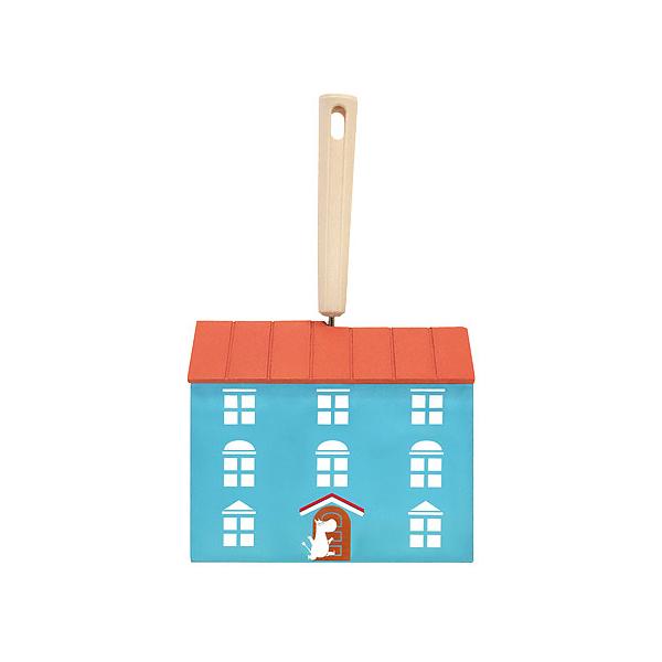 ムーミンやしきをイメージしたインテリアとしても可愛いデザインの粘着クリーナー＆ケースです前面、背面でデザインが違いますので気分に合わせてお使いいただけます。クリーナーを上に持ち上げるだけでケース屋根部分から簡単にクリーナーを取り出し可能！サ...