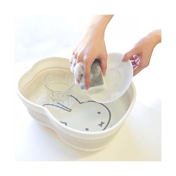 【送料無料】とってもかわいいミッフィーの折りたためる洗い桶。コンパクトサイズでシンクにちょうどいい。使わないときはたたんで保管できかさばりません。キッチンだけでなく、汚れたお子様の靴やアウトドアでも使える便利な洗い桶です。商品サイズ 約幅2...