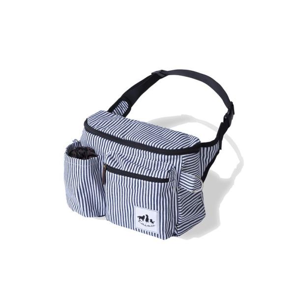 【商品名】　KAINU 犬 お散歩バッグ コンパクトだけど大容量 ウエストポーチ マチ付き 豊富な収納力 大きなポケット お散歩 アウトドア お出かけ  【商品説明】　・・ウエストポーチの左右にDカン：マチ付きウエストポーチは愛犬やペットと...