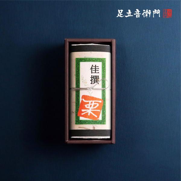 断面いっぱいに栗が顔を出すケーキ栗のテリーヌと同じく、栗はヨーロッパ産、チリ産、国産の３種類の使用。ケーキ1本に栗の量も４００グラム超と、重量感もたっぷり。こだわりの素材で仕立てたパウンドケーキに、それぞれの栗の個性が加わって、豊かな味わい...