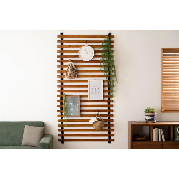 吊り下げて省スペースに設置できるパーテーション。天然木の雰囲気溢れるナチュラルなパーテーション。空間を区切る間仕切りとして使うだけでなく、ディスプレイとしても活躍します。自然な色味でどんなインテリアにも馴染みやすく、ウッドのぬくもりある風合...