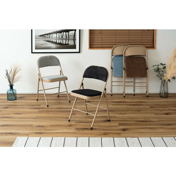 【洗練されたアメリカンヴィンテージのデザインが魅力のフォールディングチェア】シンプルでおしゃれなパイプチェアは、折りたたみ機能があり、場所を取らずに収納できます。ナチュラルな素材と北欧風の雰囲気が、キッチンやリビング、ダイニングなどさまざま...