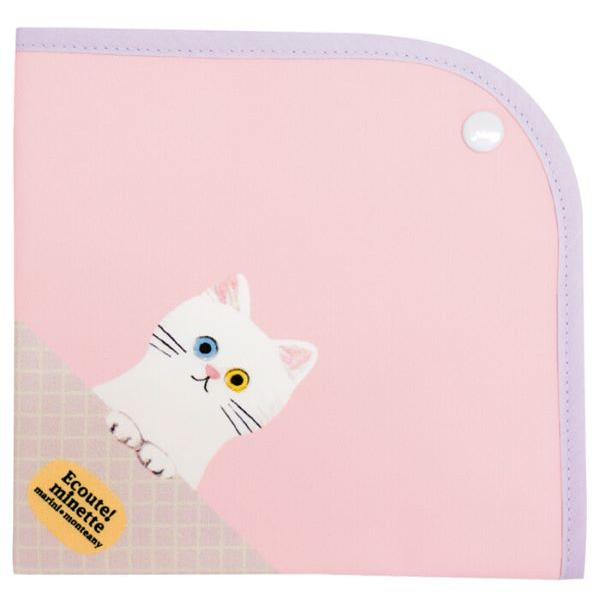 お食事の際等に置き場所に困ることがあります。そんな時にマスクの仮置き場としてお使いいただける便利なマスクケースです。マスクを内側に二つ折りにしてちょうど入るサイズなので、マスクの内側がどこかに触れてしまうことなくご使用いただけます。軽くて薄...