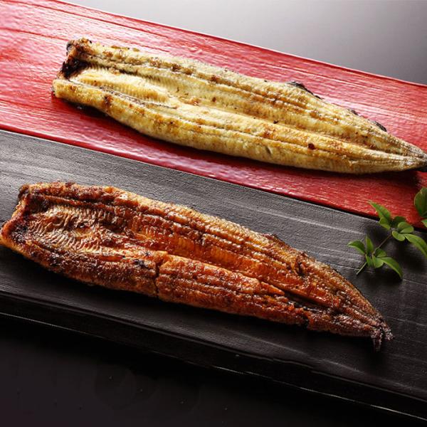 箱を開けると、そこからあらわれるのが、肉厚で特大のうなぎ２匹！名産地・豊橋で、養殖から加工、販売まで一貫して行う老舗から届けられる。酒のお供にピッタリの白焼きは、上品な脂の甘みが口いっぱいに広がり、秘伝のタレをまとった蒲焼きは、香ばしさと共...
