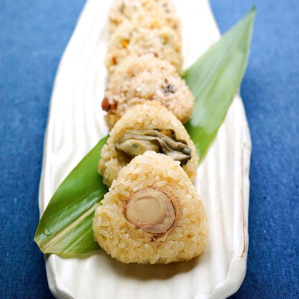 米の天下取りに名乗りをあげた「だて正夢」。独特な米の粘りが、甘みと旨みを引き立てます。食材王国の実りを、コクのある煮魚の煮汁で仕上げた出し汁で炊き上げ、甘く香ばしいおこわ結びにしました。レンジで1分半、究極のもちもち感たっぷりのだて正夢と三...