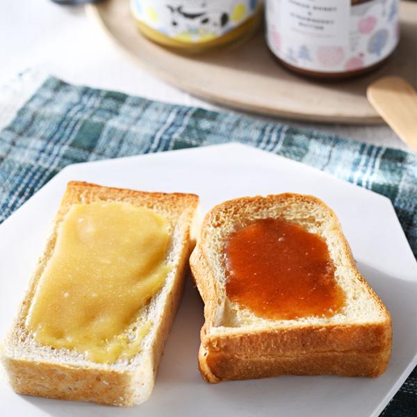 老舗はちみつ屋の人気コンビ。「クリームチーズとハチミツ」は、NZ 産クリームチーズとオレンジ蜂蜜が奏でる華やかな甘さに、レモンピールのほろ苦さが技あり。「北欧はちみつといちごバター」もまた、濃厚ながら甘酸っぱい余韻にときめく逸品。素材のかけ...