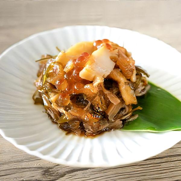 【海鮮蝦夷あわび松前漬】北海道産の蝦夷あわびは本州の黒アワビと比べると小ぶりですが、清らかな澄んだ海水で育ち、栄養分たっぷりの良質な昆布を食べる事から、食べたときの香りやアワビ本来の磯の旨味が凝縮しています。食感もコリコリでお酒のつまみやご...