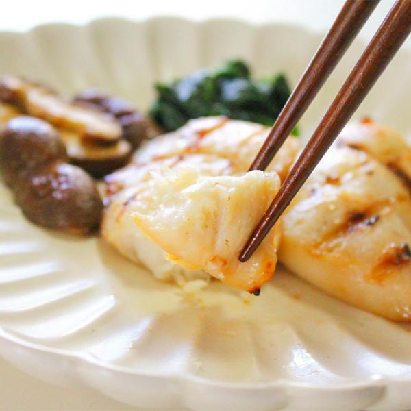 ピーチシャークとは、三陸沖で漁獲された鮮度抜群のヨシキリザメです。ほんのり薄桃色をしたみずみずしい姿が桃のように美しいことから「ピーチシャーク」と命名されました。ヨシキリザメは臭いもクセもなく、高たんぱく、低カロリー、低脂質でヘルシーな食材...