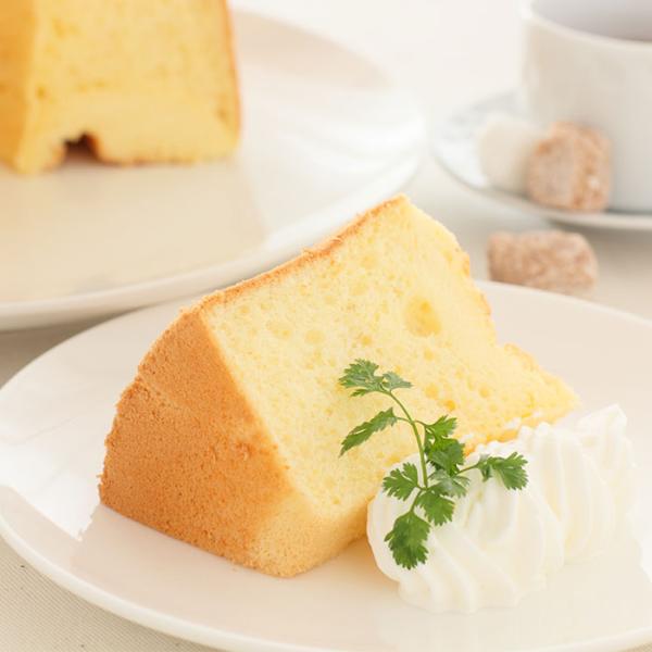 自慢のホエイシフォンケーキ詰め合わせは、ホエイたんぱくを使用することで、生地が驚くほどふんわり軽やかに膨らみ、しっとりとした口どけを実現しました。プレーンをはじめ、アールグレイ、いちご、メープル、バナナ、メロン、ブルーベリーなど豊富な味わい...