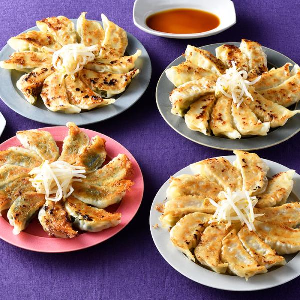 銘柄豚『浜名湖そだち』に国産野菜を合わせ、特製スープを練り込んだ餡が持ち味。国産にんにくを効かせた「赤」、にんにく不使用＆天然コラーゲン入り「白」、桜えびと大葉の風味が鮮烈な「桜えび」、あさり＆玉ねぎの甘みが調和した「あさ玉」。個性の違う4...