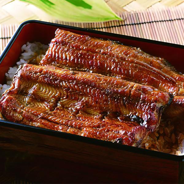 香ばしい香りが食欲をそそる、静岡焼きうなぎの贅沢な味わい。国産うなぎを厳選し、お茶と鰹ダシを効かせた特製タレでじっくりと丁寧に焼き上げました。ふっくらとした身は口の中でとろけ、タレの甘みと旨みが絶妙に絡み合います。3パックセットで楽しめるの...