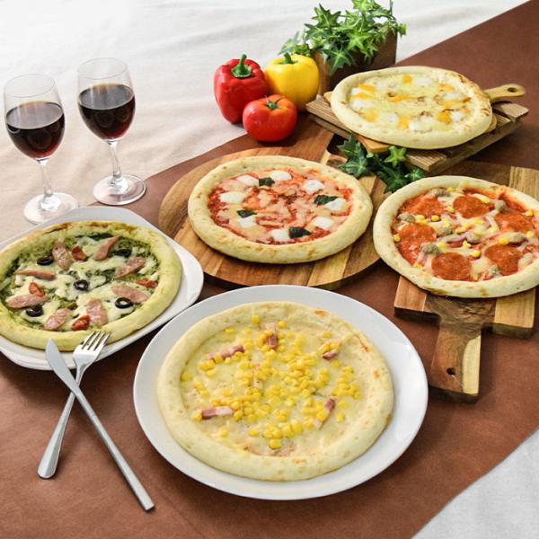 ナポリピザに最適なルスティカ小麦を使用した生地に職人が１枚１枚丁寧にトッピングを施し、お店の味をご家庭でも味わえる本格冷凍ピザです。