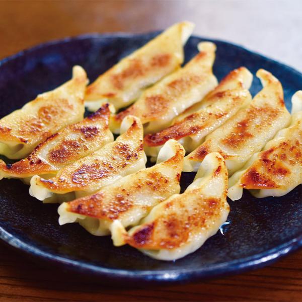 博多一風堂は、1985年に福岡・大名の地で創業した豚骨ラーメン店です。　ラーメンとともに人気の博多ひとくち餃子は、カリッとした皮とジューシーな具材のバランスが絶妙な逸品。お店の味を、ぜひご家庭でもご賞味ください。