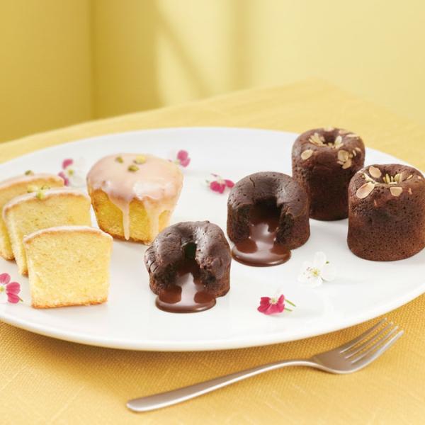 国産小麦と北海道甜菜糖を使用した身体に吸収の優しいフォンダンショコラとレモンケーキのセット。姫フォンダンショコラはレンジで温めればとろりと濃厚なショコラが流れ出し、常温ならしっとりしたショコラケーキとして、冷やすとテリーヌショコラ風にもなる...