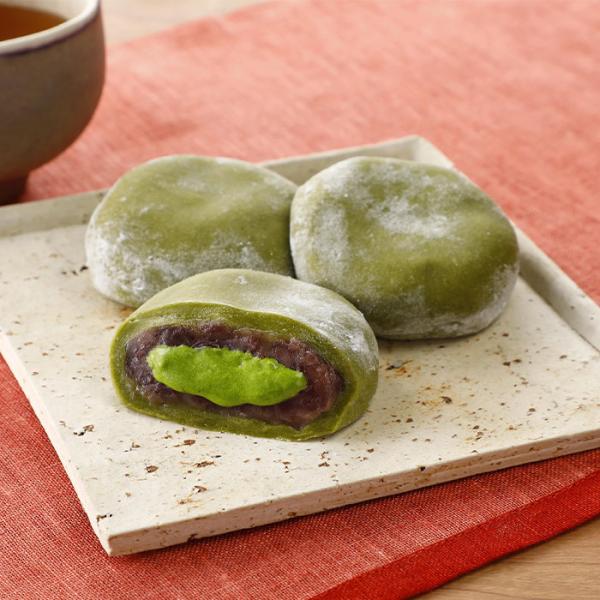 東京都伊豆大島の伝統海塩「海の精」を入れて炊き上げた北海道産小豆の粒あんで、宇治抹茶を使用したなめらかなクリームを包みこみ、お餅にも贅沢に宇治抹茶を練り込んだクリーム大福。小豆は北海道十勝産、もち米は九州のヒヨクモチ、抹茶は京都の宇治抹茶を...