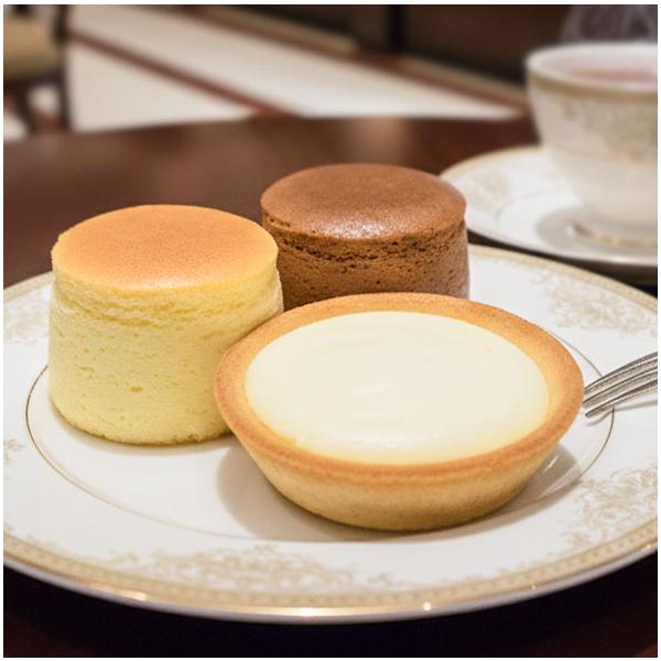 ふわっと軽く、優しいチーズの風味が広がる「大糸チーズ」。 濃厚なショコラとチーズのおいしいマリアージュの「半熟ショコラ」。 そして、香ばしいタルトの中に濃厚な生チーズをたっぷり流し込んだ「淡雪チーズタルト」のセット。どれも食感と風味のバラン...