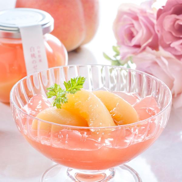 銀座フレンチの名店「銀座トトキ」が監修した、山形県産の白桃を使用した至福のゼリーギフト。愛らしい桃の形をイメージした専用の瓶の中には、太陽の恵みを浴びて育った山形県産白桃の瑞々しい果肉と、芳醇な香りが引き立つ白桃ピューレで作られた濃厚なゼリ...