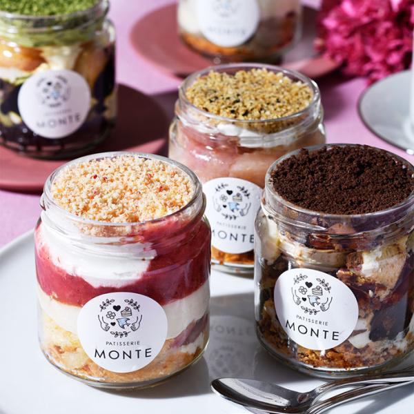 新鮮な鳥取県産素材にこだわった、瓶パフェ。味の要となるクリームには地元琴浦町にある大山乳業のものを使い、コク深くも軽やかな後味に。食べ進めると現れる果実や小気味よいクランブル、白玉などの存在もうれしい。食感や香りの変化で最後まで飽きのこない...