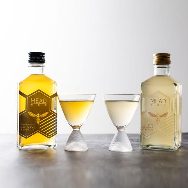 はちみつの醸造酒・MEAD（ミード）の原材料は蜂蜜・水・酵母と、とてもシンプルで素材の味や造り方で味が変化します。蜂蜜は、愛知県田原市鈴木養蜂園の渥美半島産。抗生物質不使用で養蜂を行い、単花蜜の採取、残留農薬検査など、安全で安心なおいしい蜂...