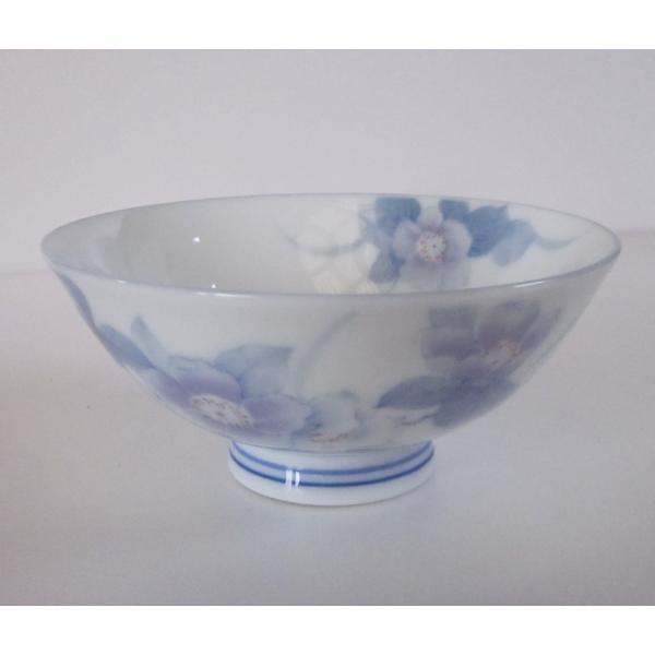 花のイラスト絵付け中茶碗ごはん茶碗1膳・品名：淡彩山茶花 京型中平・「安心・安全・高品質」Made in JAPAN・【テーブルウェア／TABLEWARE】こちらは美濃焼 製造 最大手である大東亜窯業のプライベート・ブランド・サイズ：W１２...