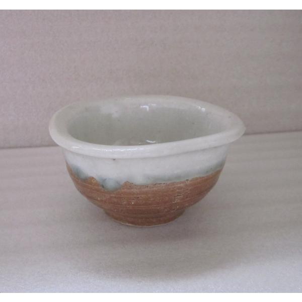 会席料理・懐石料理の器 お通し 前菜 小付鉢・日本製 美濃焼 ・半磁器陶器製／磁土と陶土の練物を原料とする焼き物・サイズ ： 直径９ｃｍ×高さ４．８ｃｍ**アウトレット込、流れ釉の流れの出方や斑点状の焦げ目模様、凹凸等が若干強く表れているも...