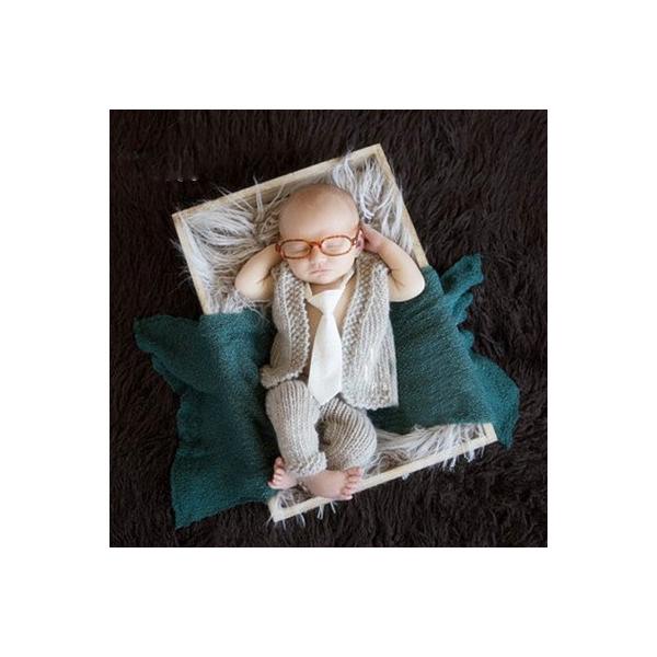 ※アルファベットオブジェ・花などは含まれません形態：きぐるみ3点セット(1)ベスト(2)ボトム(3)眼鏡※ネクタイはついてきません。色:グレー着心地：やわらか特徴：ニューボンフォト用の商品です。【スーツ】をモチーフにでおうちで簡単に生まれた...