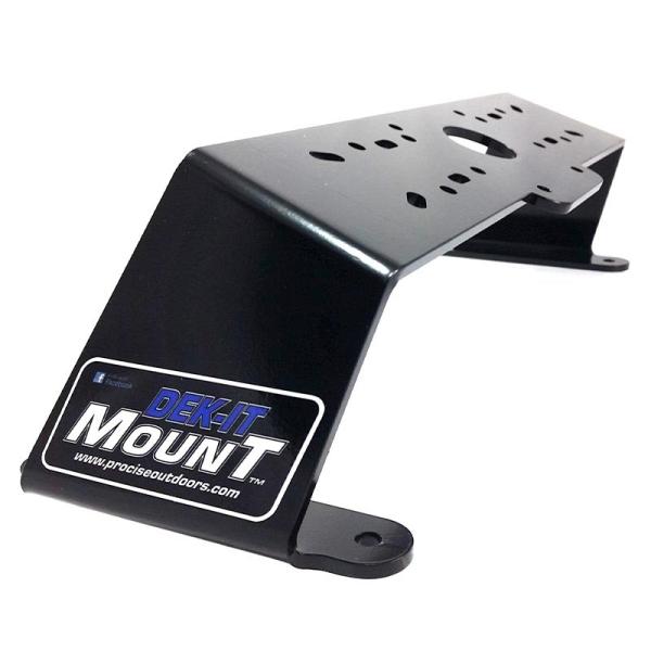 デッキイットマウントのシングルモデルです。フロント魚探をしっかりと取り付けしたいならコレ！特にエレキフットペダルのオフセットトレイが設置されたボートに最適です。22.5度の角度が魚探を前へ傾けるので、足回りのスペースに少し余裕ができます。ー...