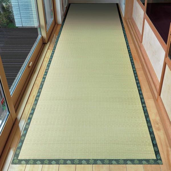 さわやかにサラッとした踏み心地が快い「い草」の廊下敷です。抗菌・防臭性のあるヒバエッセンス加工を施しました。●サイズ/約80×450cm●重さ/約2kg●素材/国産い草100％（ヒバエッセンス加工）、裏面：ウレタン貼り●備考/※天然素材のた...